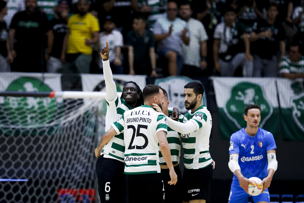 Leão domina jogo 3 e marca mais um dérbi na final