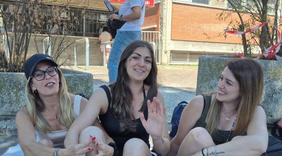 Achille Lauro, i fan a Rimini. C’è chi ha lo stesso tatuaggio e chi ...