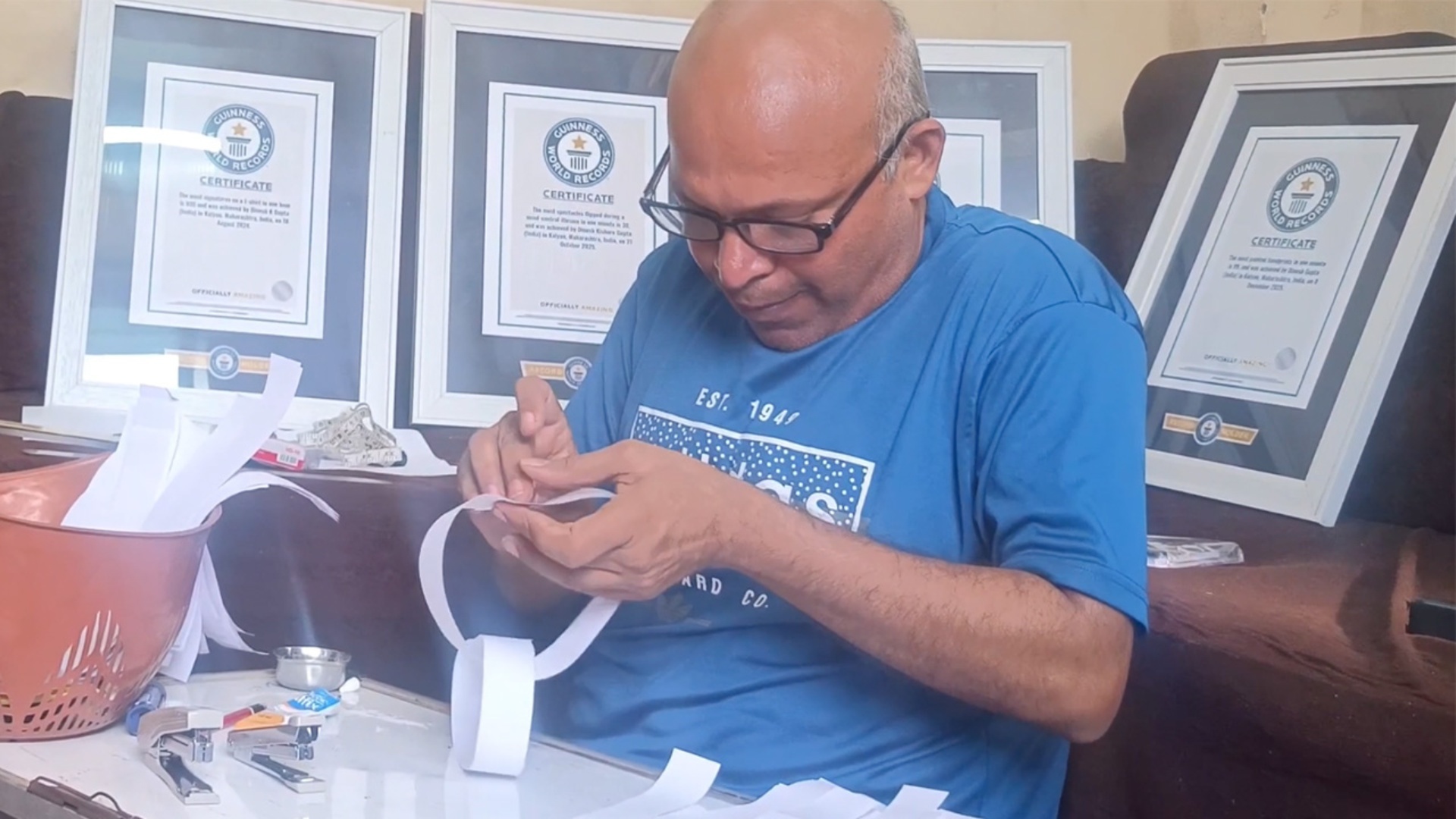 Longest paper chain in three minutes (individual) - 5.22 metres by ...