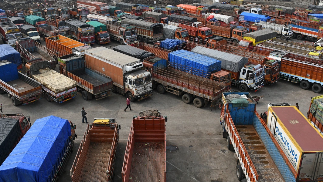 Two found dead under trailer in Navi Mumbai market