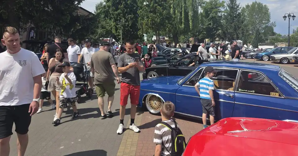 Auto Moto Show w Skaryszewie przyciągnęło setki fanów motoryzacji. Były ...