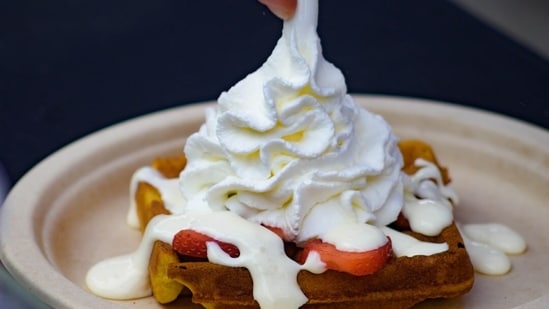 High-protein cinnamon honey whipped cream: Try this gastroenterologist ...