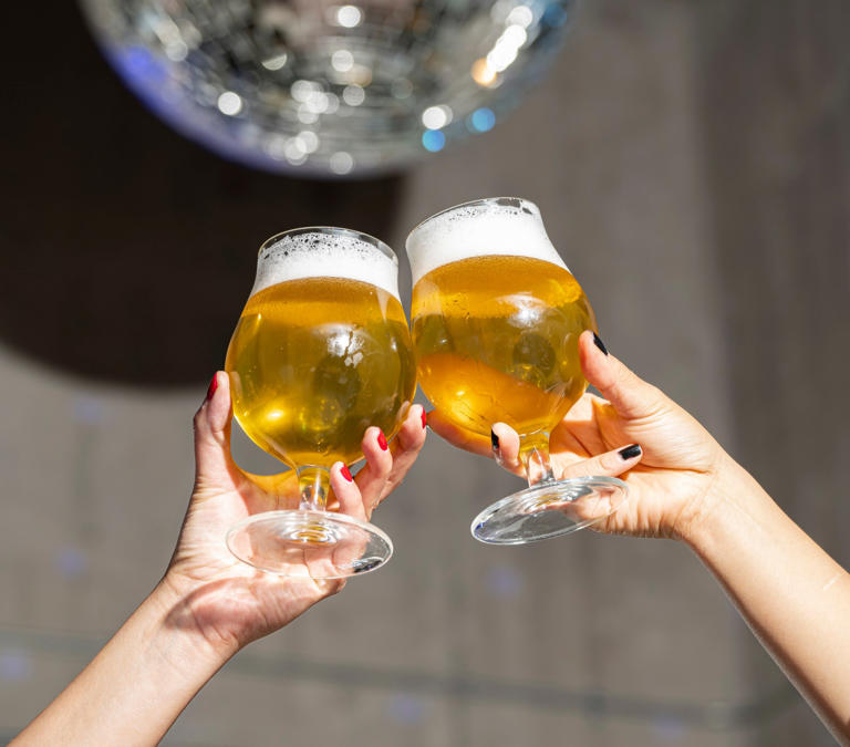 Botanas para compartir y cerveza artesanal en Morenos Tap Room Escandón