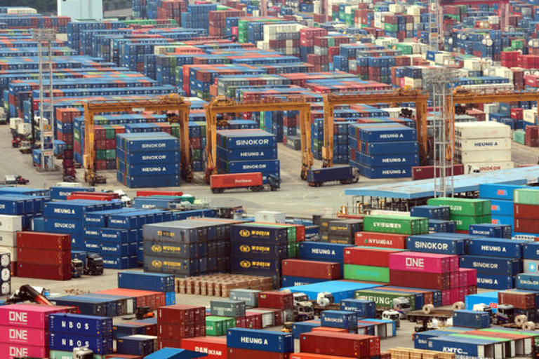 Same oil shock, different results: Inflation squeezes Korea, Japan ...