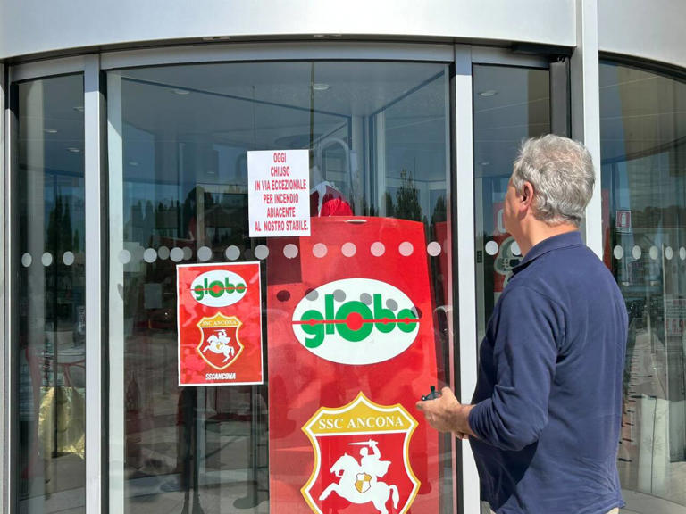 Rogo da Magrì Food, colonna di fumo visibile a km di distanza ...