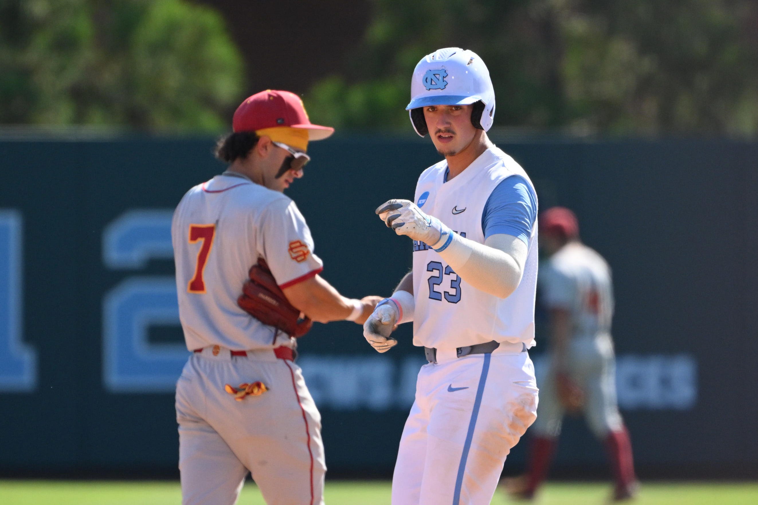 UNC baseball gets walk-off win vs USC, Tar Heels advance to College ...