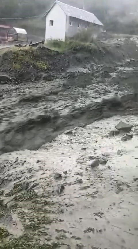 Elazığ’da sağanak sonrası sel