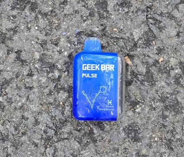 Disposable vape tossed on neighborhood sidewalk sparks calls to ban ...