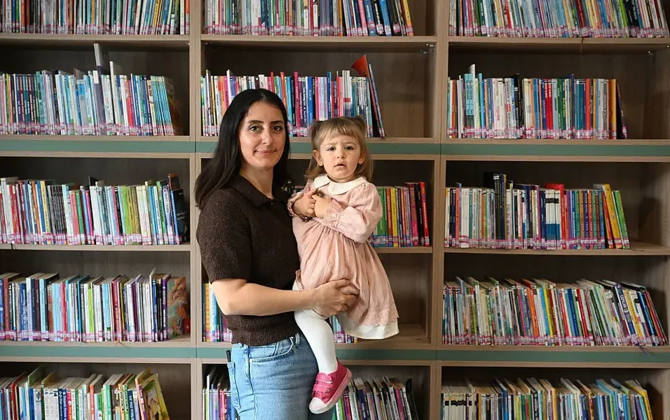 Raising strong readers from day one