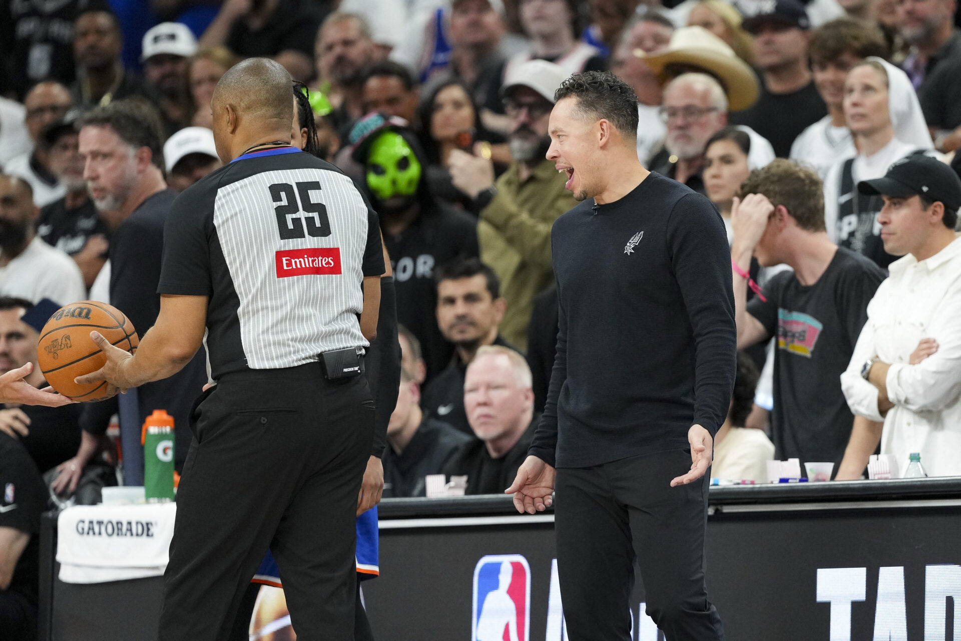 NBA admits only 1 mistake after awful officiating in Game 2 of Knicks-Spurs