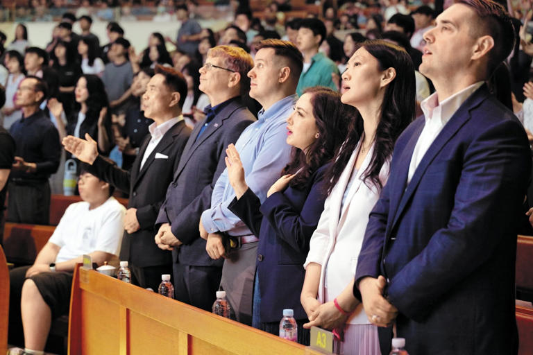 US officials visit church to discuss religious freedom acts