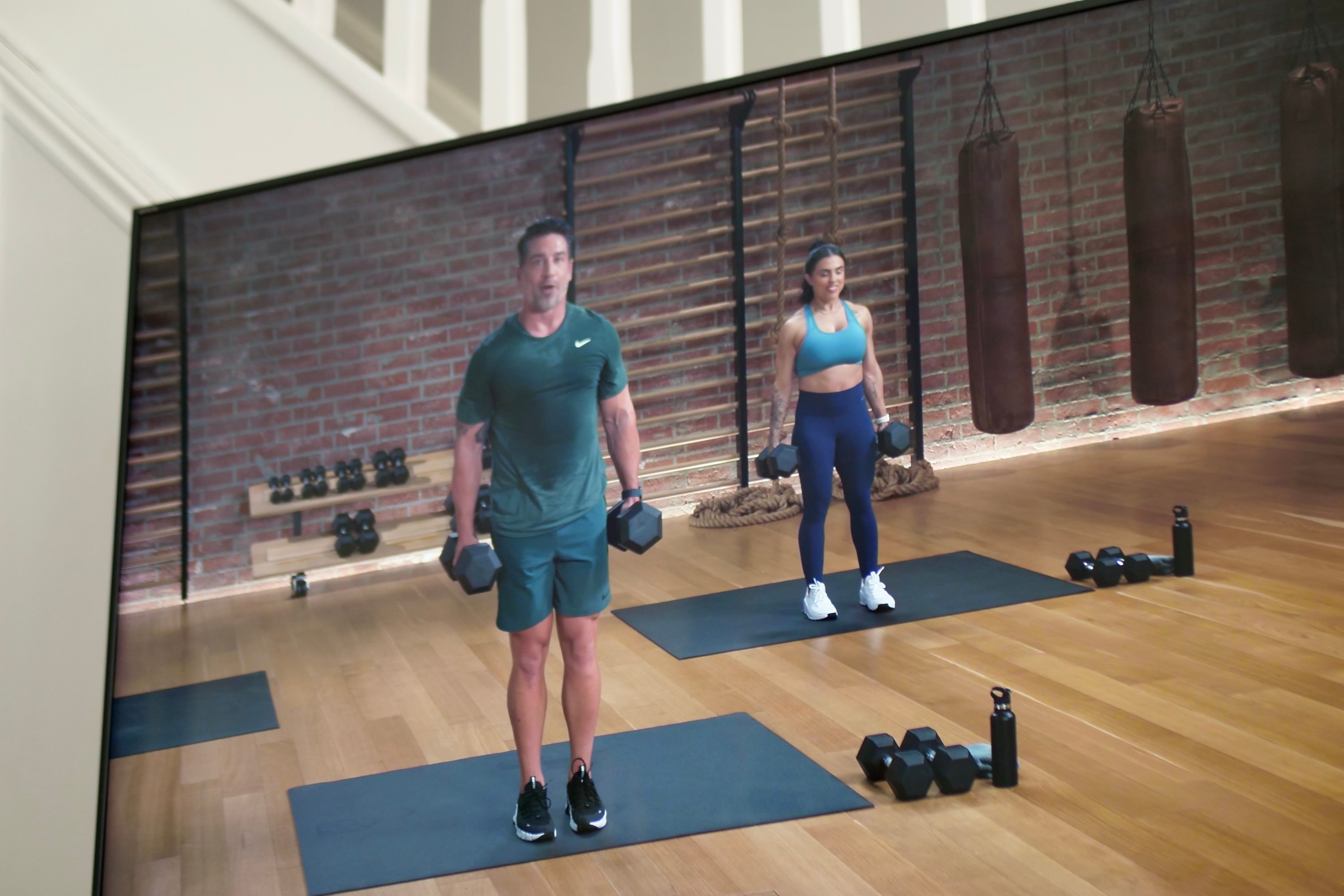 AI fitness coach senses the muscle mechanics as you exercise and ...