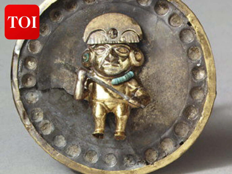 In 1987, archaeologists raced looters in Peru and uncovered the tomb of ...