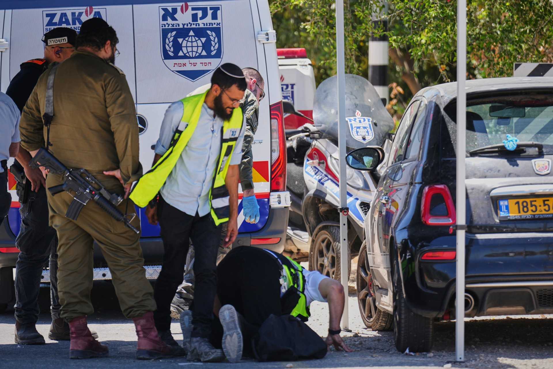 Arab attacker opens fire in central Israel, killing 1, wounding 5
