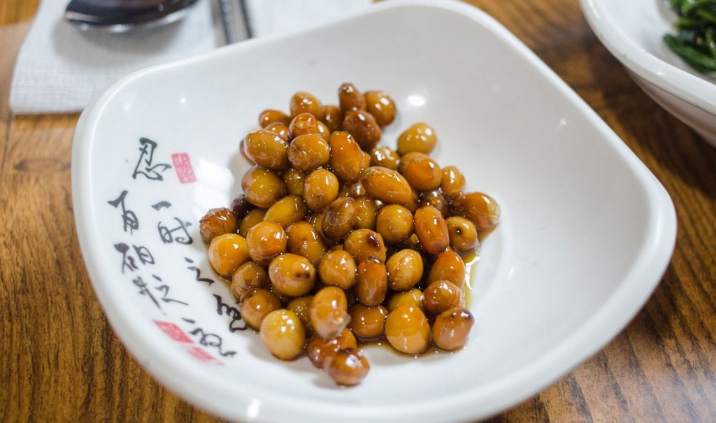 7 lean muscle-building snack hacks nutritionists recommend after 50