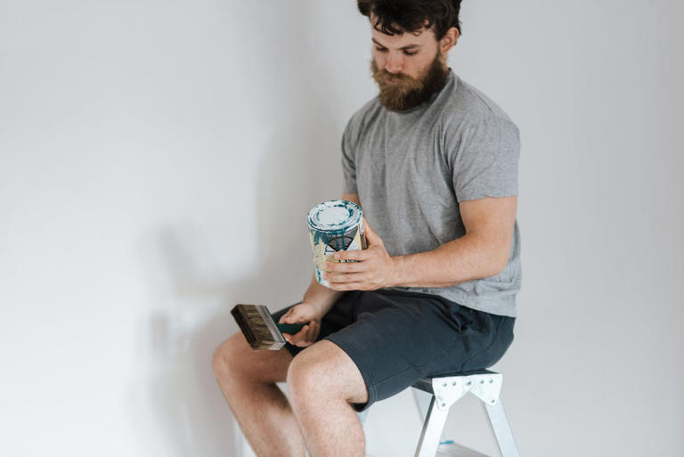 17 things around the house men should stop trying to fix themselves