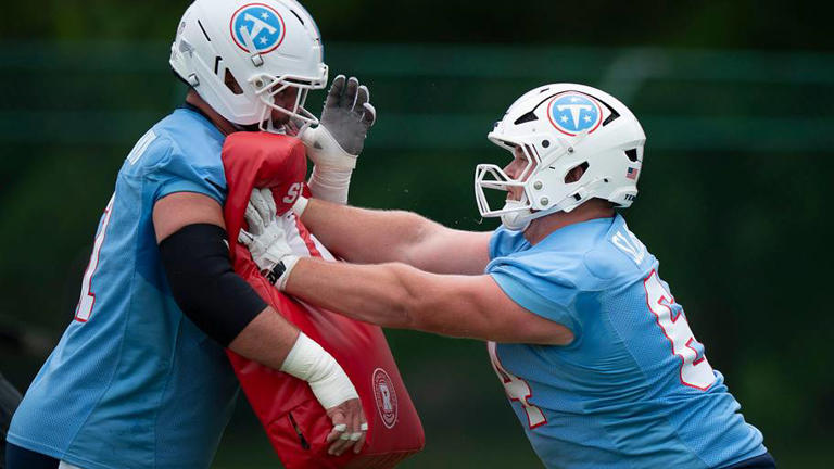 Top depth chart battles that will define Titans minicamp: Offensive ...