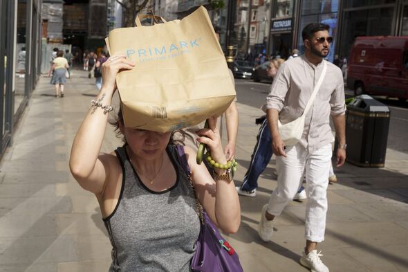 UK weather maps show 34C heat surge in June - 19 counties over 30C
