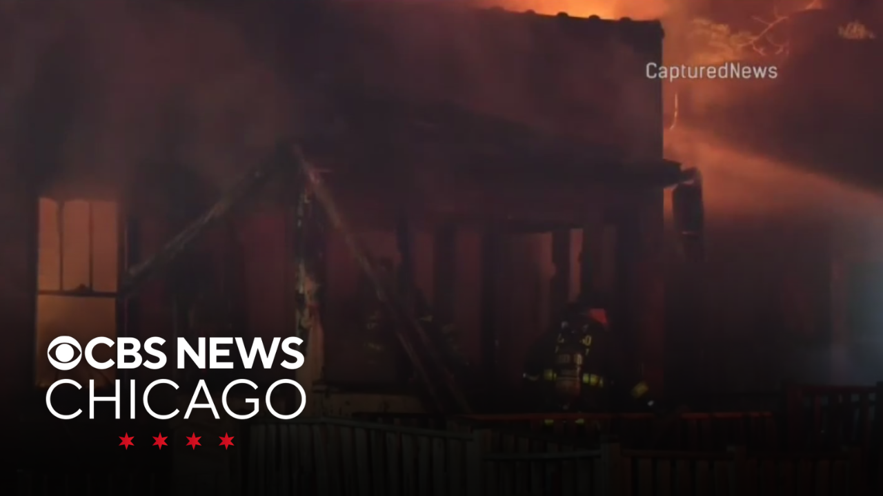 Crews battle vacant house fire in Chicago's Morgan Park neighborhood
