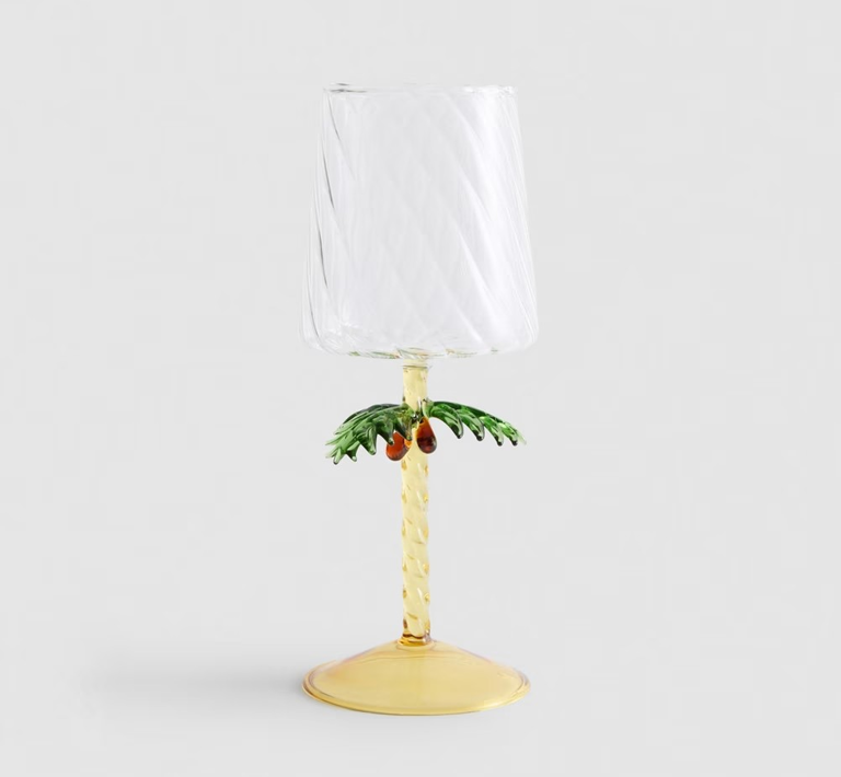 La tavola estiva Primark costa meno di una pizza ma sembra di design!