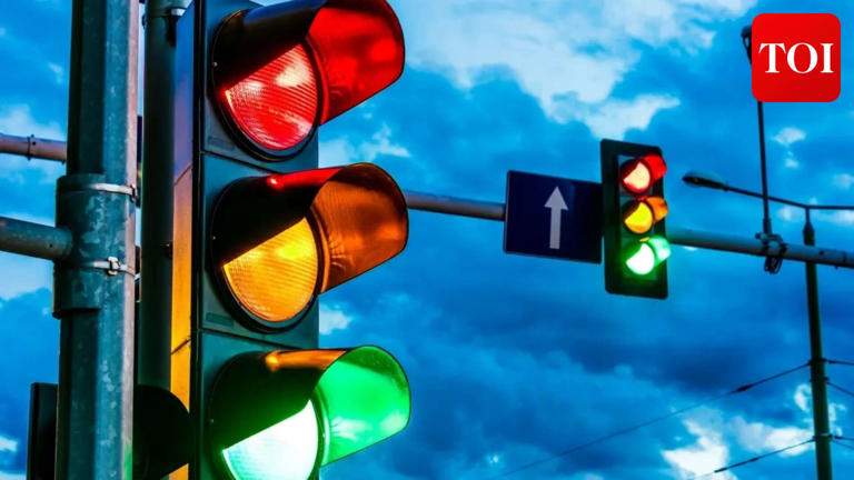 Why do traffic lights use red, yellow, and green only? The global ...