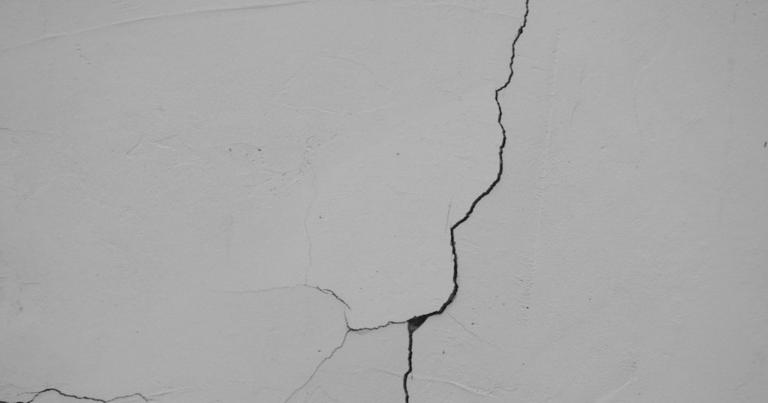 17 things around the house men should stop trying to fix themselves