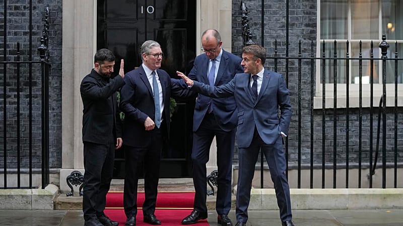 Leader europei ricevono Zelensky a Downing Street, cresce la pressione ...