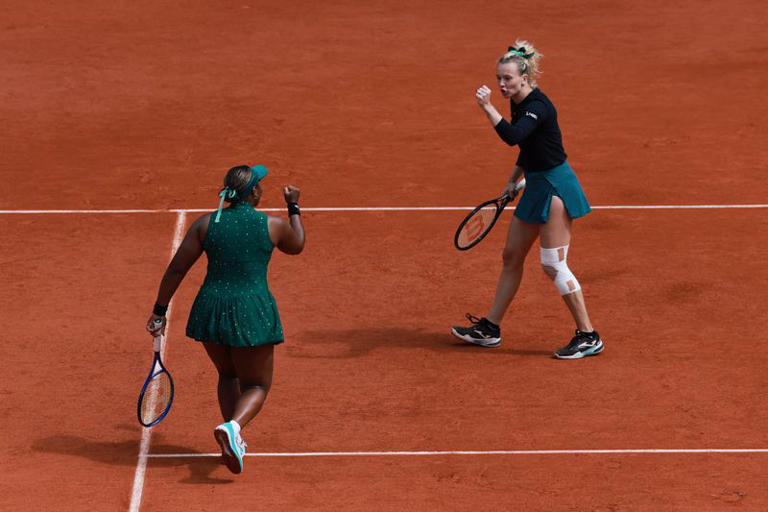 Tennis-top seeds Siniakova and Townsend clinch French Open women's ...