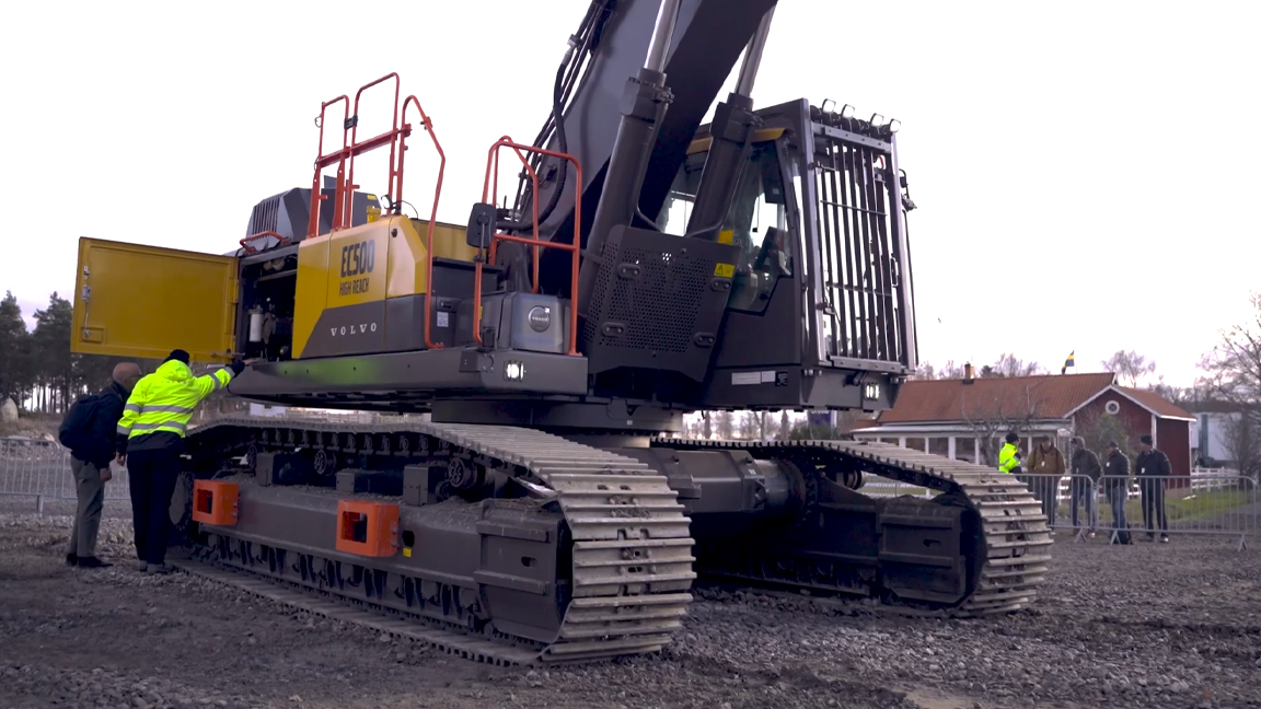This giant Volvo excavator is built for massive jobs