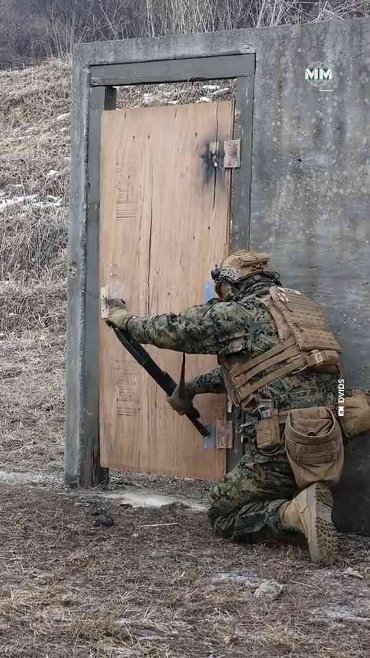Inside Korea Viper's door breaching drills
