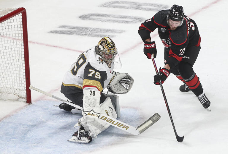 Carter Hart wears 'Tombstone'-themed mask for Golden Knights' playoff run