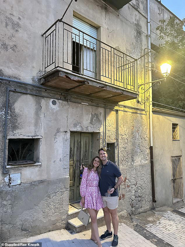 How American expat and her Aussie fiancé purchased their dream home in ...