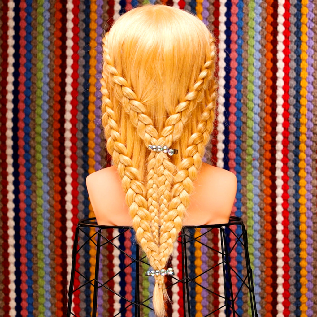 Braid hairstyles for the win! 🎀