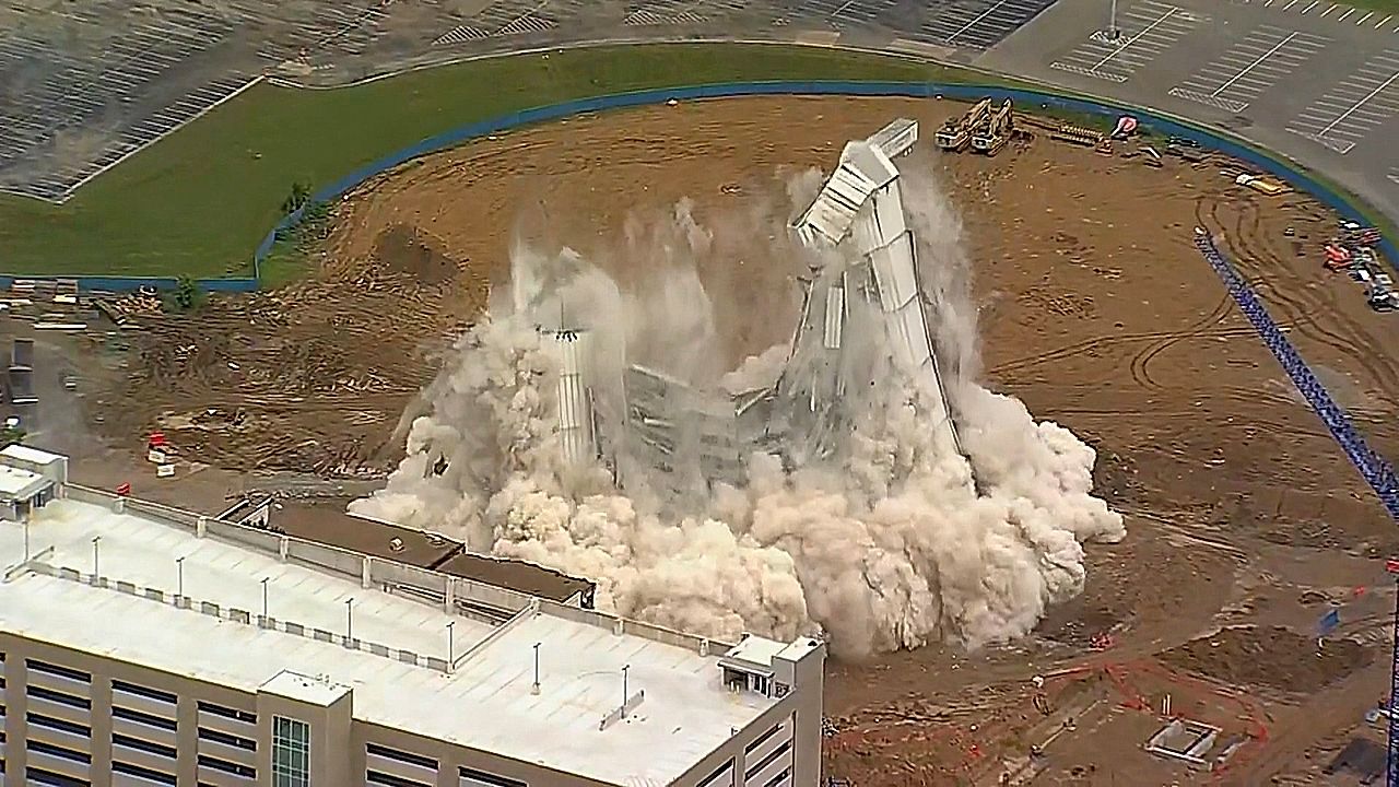 Historic Sheraton Arlington hotel in Texas collapses in spectacular ...
