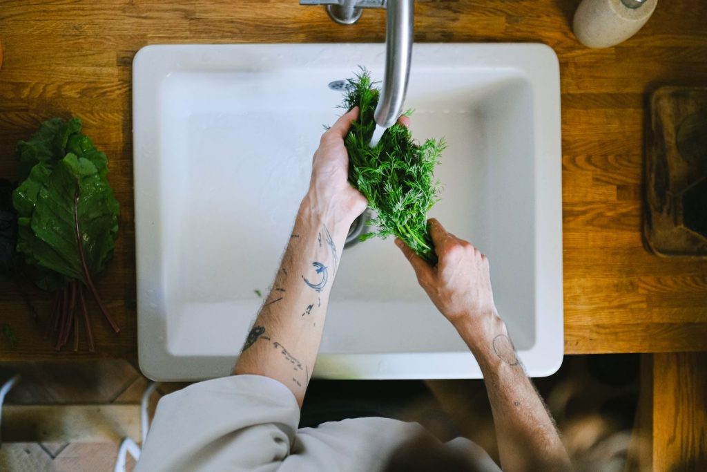 8 plant-based cooking hacks that cut down on cleanup