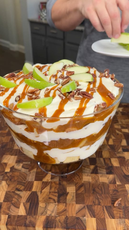 This caramel apple trifle tastes like fall in a bowl