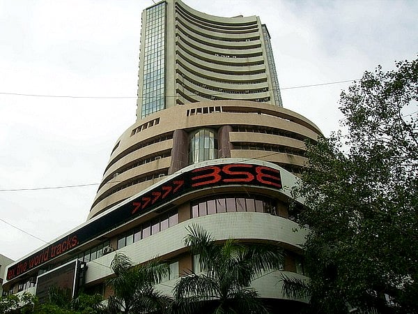 FPIs pull out Rs 43,000 crore in first week of June; AI trade ...