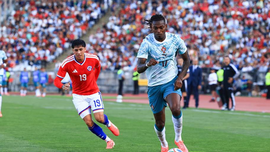 Man Utd target sweating over World Cup hopes after red card for ugly fight