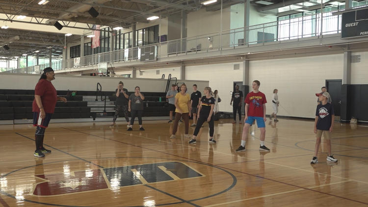 Warner Robins fencing class promotes health through mayor's wellness ...