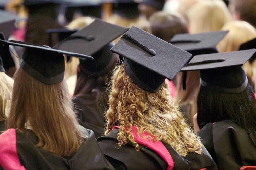 One in 10 graduates plan to leave Britain as 'worst job market in ...