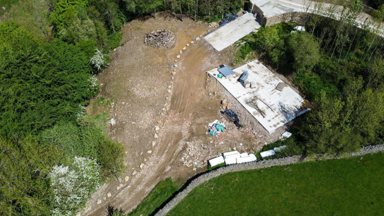 Holiday homes illegally built on £1M ancient woodland ordered to be ...