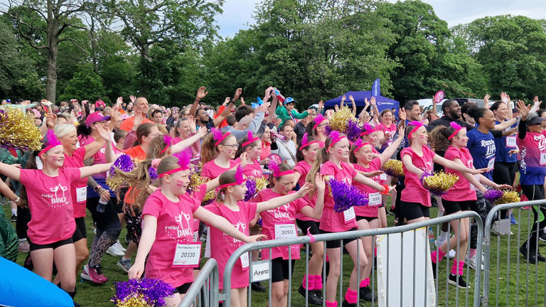 16 heartwarming photos as Race for Life turns Sheffield's Graves Park pink