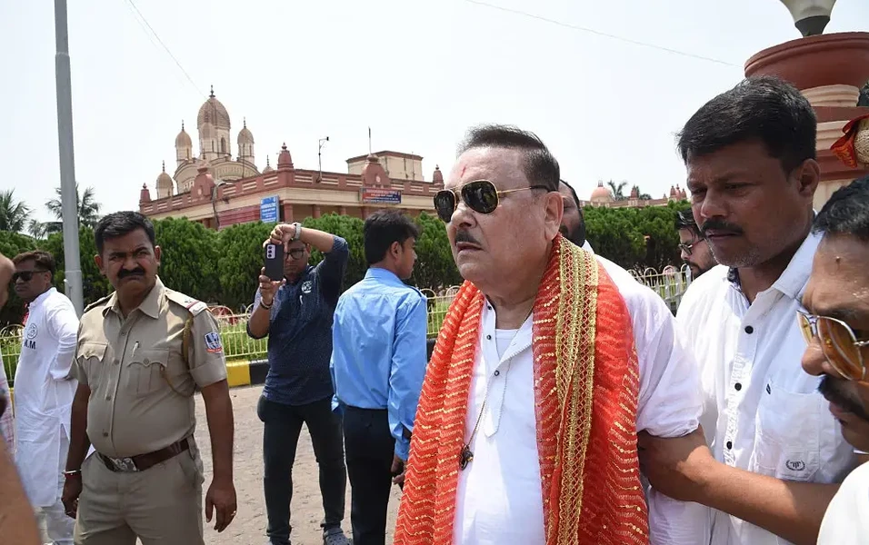 Madan Mitra’s car egged amid mob attack in Bengal unrest