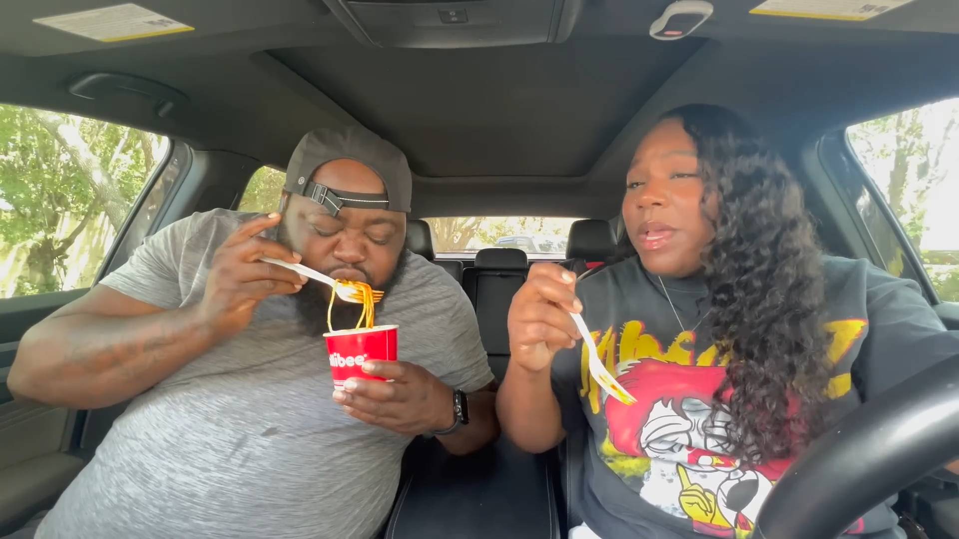 Our honest first taste of Jollibee chicken and sweet spaghetti