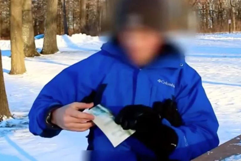 Time traveller from the year 6,000 has photo of future - and it's not ...
