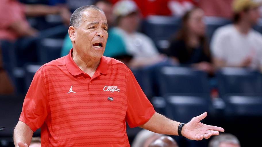 Kelvin Sampson becomes a different kind of coach to his NBA players