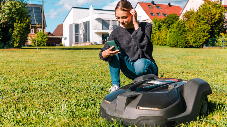 5 common problems with robotic lawn mowers