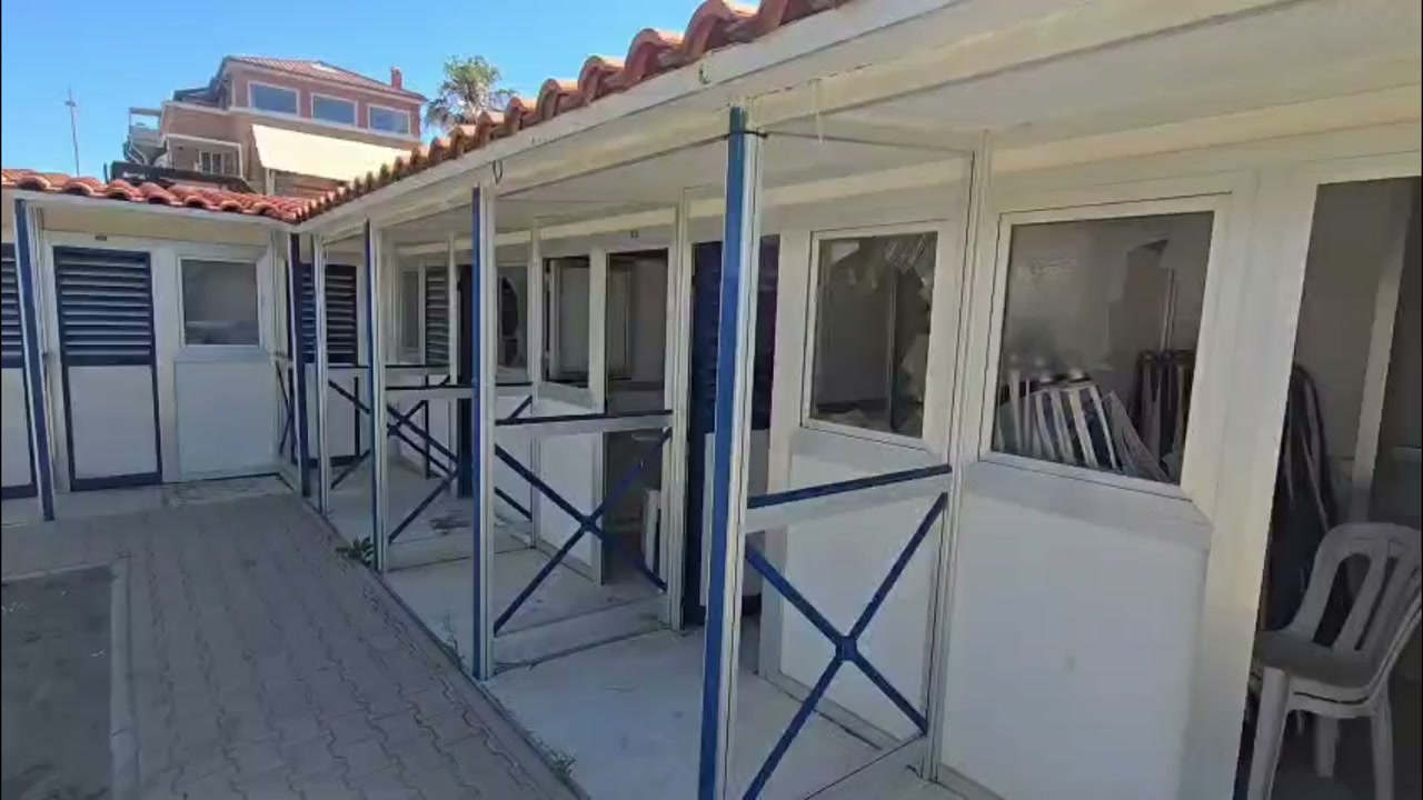 Ostia, vandali allo stabilimento Vittoria: il messaggio di Enzo Salvi
