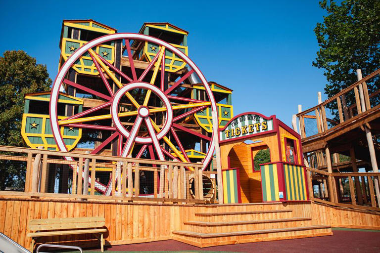 Vintage fairground easy to reach from Cambs where families can step ...