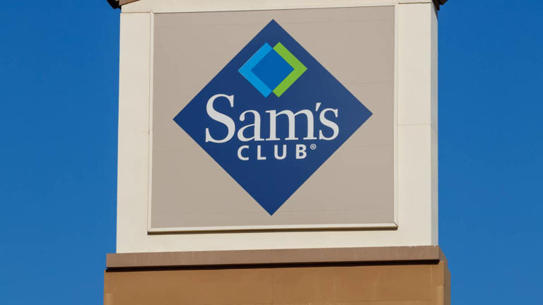Discover Sam's Club's 12-piece porcelain dinnerware set for just $30